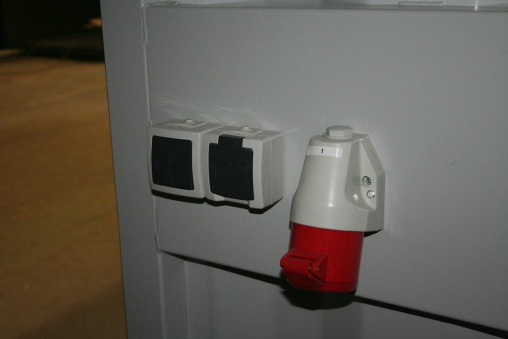 Batteriecontainer für Akkus & Speicher | ABS intec